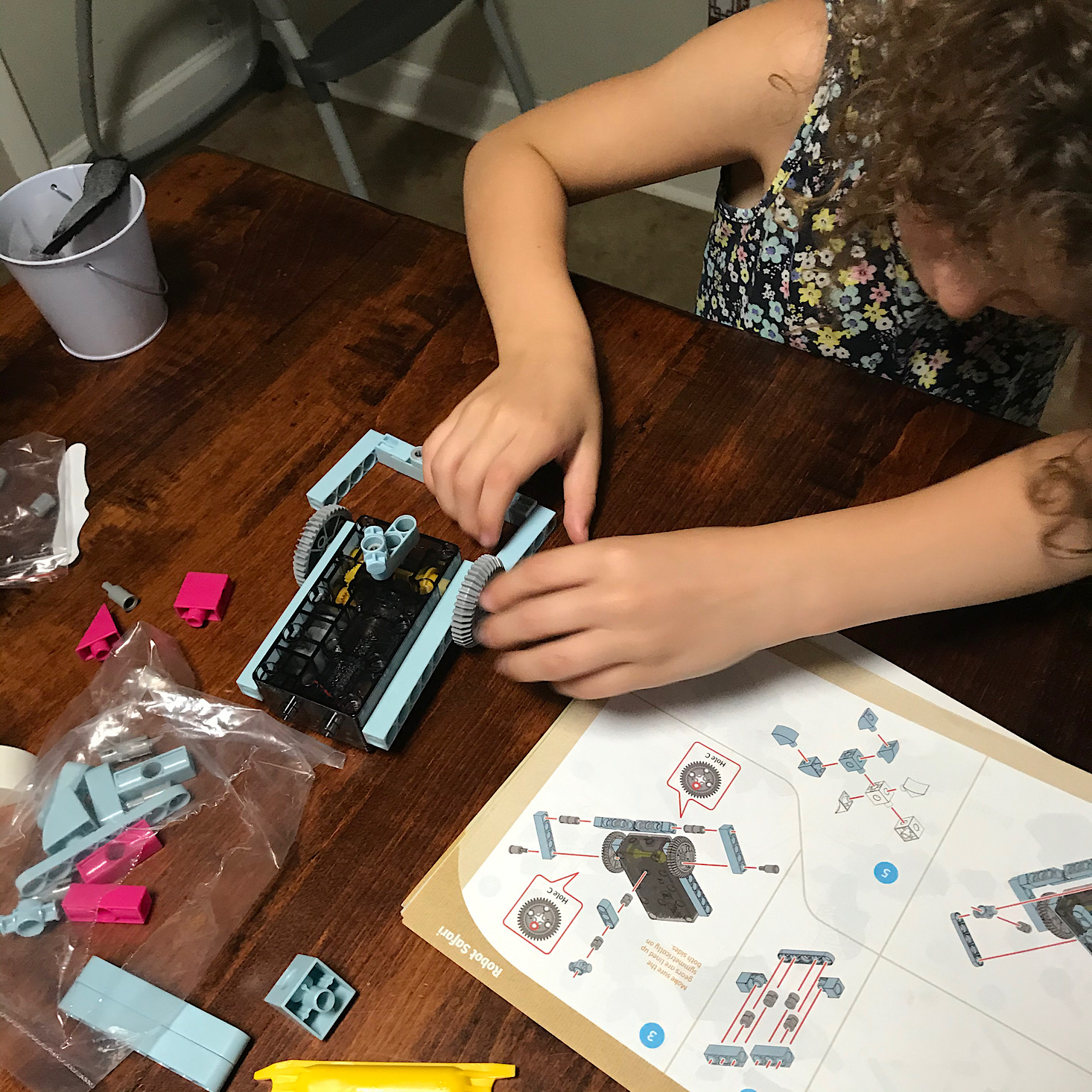 Amazon STEM Toy Club Review, Ages 5-7: Robot Safari | MSA